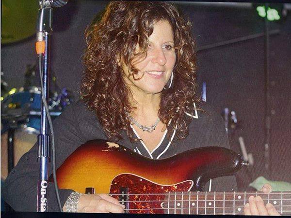Deb & The Dynamics - The Official Home Page